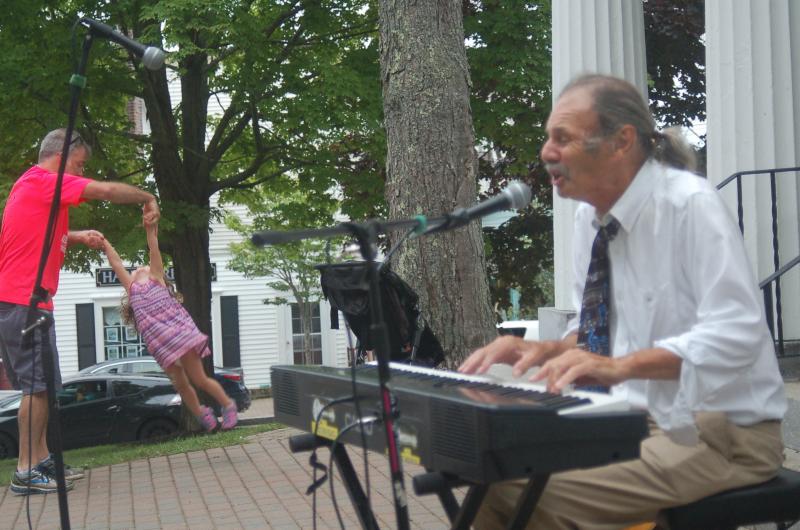 “Ragtime” Jack Radcliffe sings the blues | Boothbay Register